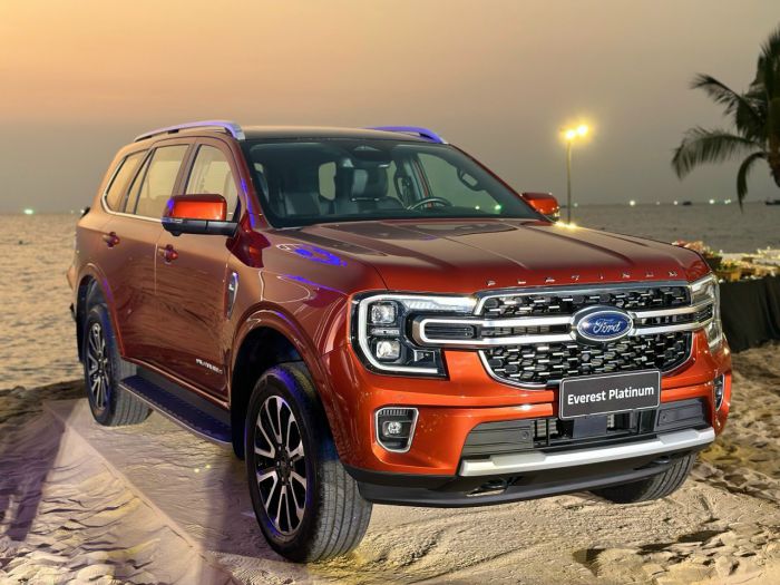 Ford Brave Platinum 2025 giá bao nhiêu? Cập nhật mới nhất